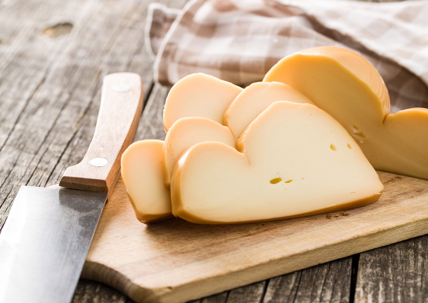 SMOKED TYPICAL ITALIAN PROVOLA CHEESE